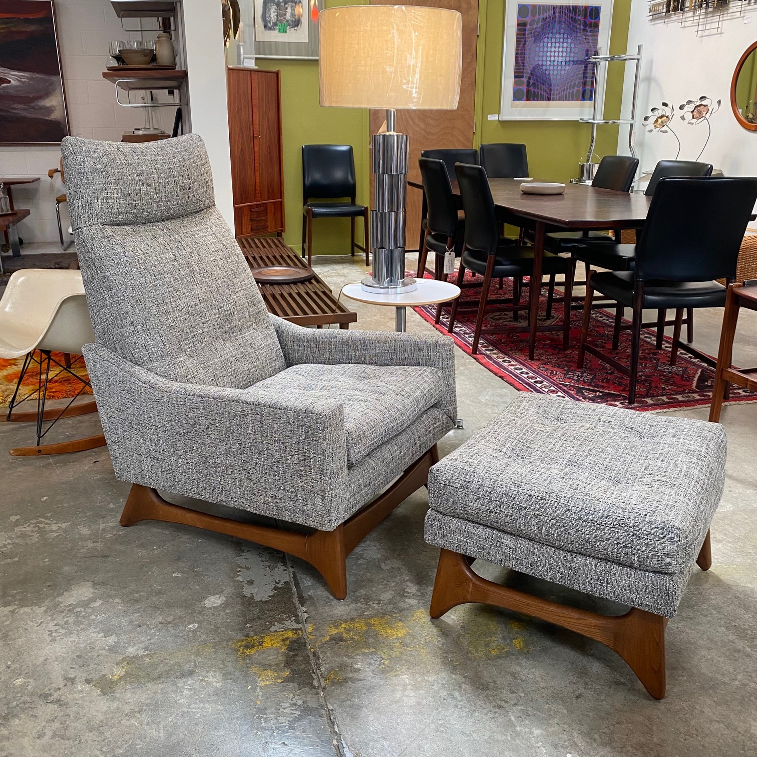 1960s Lounge Chair and Ottoman with Sculptural Walnut Legs at City ...